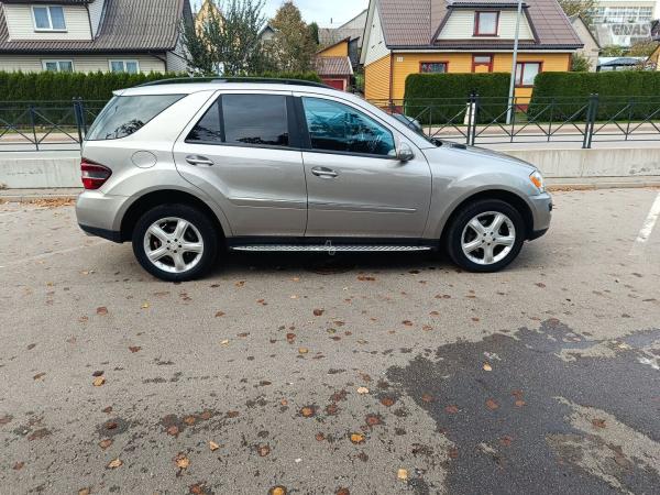 Brown Mercedes-Benz ML 320 2008 in Telschi, with an engine capacity of 3.00 L and mileage of 265 thousand km for 4999 €, photo 9 on AUTOMOTO.COM.LV