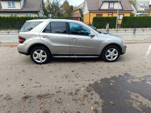 Brown Mercedes-Benz ML 320 2008 in Telschi, with an engine capacity of 3.00 L and mileage of 265 thousand km for 4999 €, photo 9 on AUTOMOTO.COM.LV