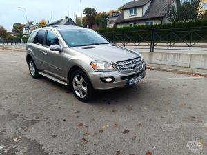 Brown Mercedes-Benz ML 320 2008 in Telschi, with an engine capacity of 3.00 L and mileage of 265 thousand km for 4999 €, photo 11 on AUTOMOTO.COM.LV