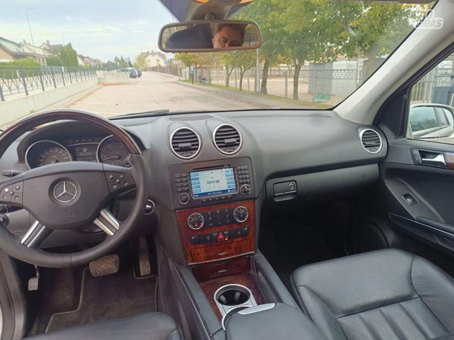 Brown Mercedes-Benz ML 320 2008 in Telschi, with an engine capacity of 3.00 L and mileage of 265 thousand km for 4999 €, photo 17 on AUTOMOTO.COM.LV