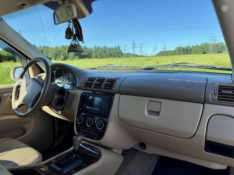Brūns Mercedes-Benz ML 320 2002 Panevēža, ar dzinēja tilpumu 3.20 L un nobraukumu 252 tūkst. km par 1499 €, foto 13 vietnē AUTOMOTO.COM.LV