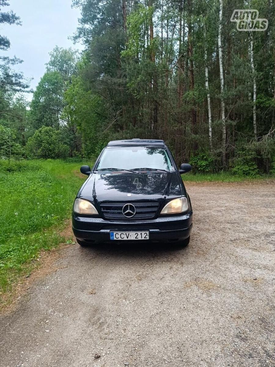 Mercedes-Benz ML 320 1999 in Kaunas, with an engine capacity of 3.20 L and mileage of 380 thousand km for 2800 €, photo 4 on AUTOMOTO.COM.LV