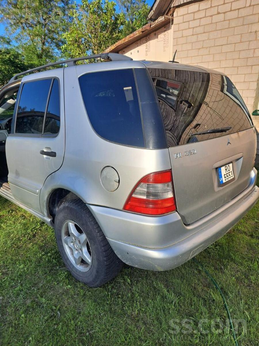 Mercedes-Benz ML 320 2000 Rīga, ar dzinēja tilpumu 3.20 L un nobraukumu 189 tūkst. km par 1675 €, foto 4 vietnē AUTOMOTO.COM.LV