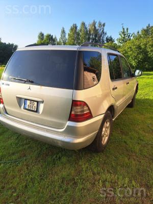 Mercedes-Benz ML 320 2000 Rīga, ar dzinēja tilpumu 3.20 L un nobraukumu 189 tūkst. km par 1675 €, foto 10 vietnē AUTOMOTO.COM.LV