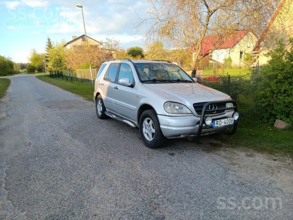 Mercedes-Benz ML 320 2000 Kuldīga, ar dzinēja tilpumu 3.20 L un nobraukumu 175 tūkst. km par 1100 €, foto 3 vietnē AUTOMOTO.COM.LV