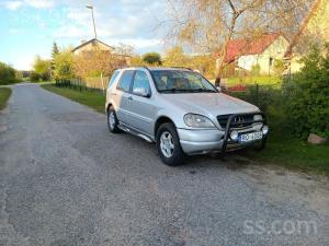 Mercedes-Benz ML 320 2000 Kuldīga, ar dzinēja tilpumu 3.20 L un nobraukumu 175 tūkst. km par 1100 €, foto 3 vietnē AUTOMOTO.COM.LV