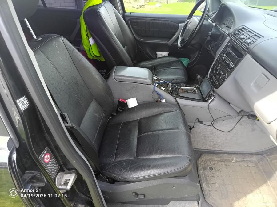 Mercedes-Benz ML 320 2000 in Alytus, with an engine capacity of 3.20 L and mileage of 290 thousand km for 3500 €, photo 1 on AUTOMOTO.COM.LV