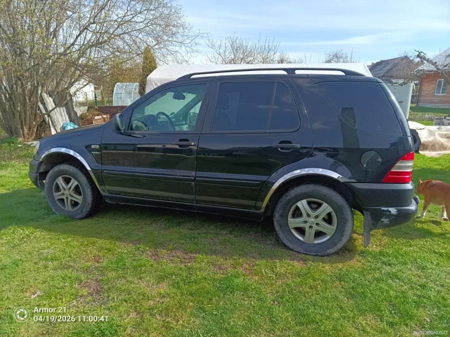 Mercedes-Benz ML 320 2000 in Alytus, with an engine capacity of 3.20 L and mileage of 290 thousand km for 3500 €, photo 3 on AUTOMOTO.COM.LV
