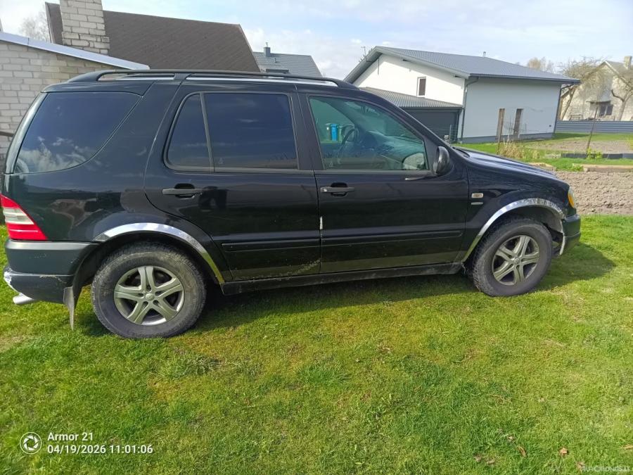 Mercedes-Benz ML 320 2000 in Alytus, with an engine capacity of 3.20 L and mileage of 290 thousand km for 3500 €, photo 4 on AUTOMOTO.COM.LV