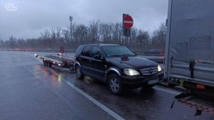 Mercedes-Benz ML 320 2000 Alīta, ar dzinēja tilpumu 3.20 L un nobraukumu 290 tūkst. km par 3500 €, foto  vietnē AUTOMOTO.COM.LV