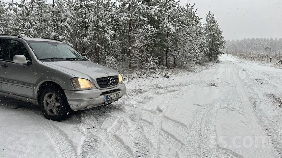 Mercedes-Benz ML 320 2002 Rīga, ar dzinēja tilpumu 3.20 L un nobraukumu 350 tūkst. km par 1599 €, foto 15 vietnē AUTOMOTO.COM.LV