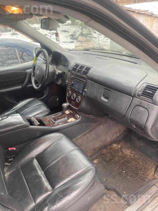 Mercedes-Benz ML 320 2002 Rīga, ar dzinēja tilpumu 3.20 L un nobraukumu 0 tūkst. km par 960 €, foto 3 vietnē AUTOMOTO.COM.LV