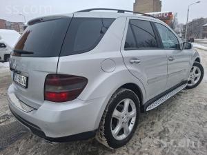 Mercedes-Benz ML 320 2005 Daugavpils, ar dzinēja tilpumu 3.00 L un nobraukumu 328 tūkst. km par 5150 €, foto  vietnē AUTOMOTO.COM.LV