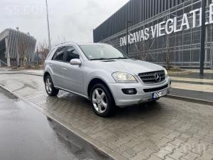 Mercedes-Benz ML 320 2006 Rīga, ar dzinēja tilpumu 3.00 L un nobraukumu 243 tūkst. km par 6800 €, foto 1 vietnē AUTOMOTO.COM.LV