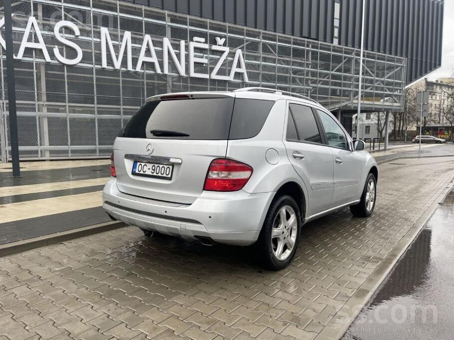 Mercedes-Benz ML 320 2006 Rīga, ar dzinēja tilpumu 3.00 L un nobraukumu 243 tūkst. km par 6800 €, foto 5 vietnē AUTOMOTO.COM.LV