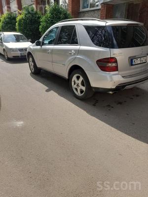 Mercedes-Benz ML 320 2006 Rīga, ar dzinēja tilpumu 3.00 L un nobraukumu 295 tūkst. km par 4000 €, foto 1 vietnē AUTOMOTO.COM.LV