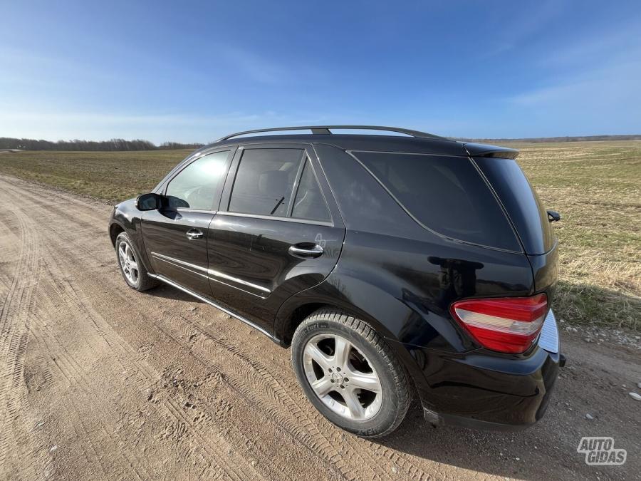 Mercedes-Benz ML 320 2006 Klaipėda, ar dzinēja tilpumu 3.00 L un nobraukumu 366 tūkst. km par 4500 €, foto 4 vietnē AUTOMOTO.COM.LV
