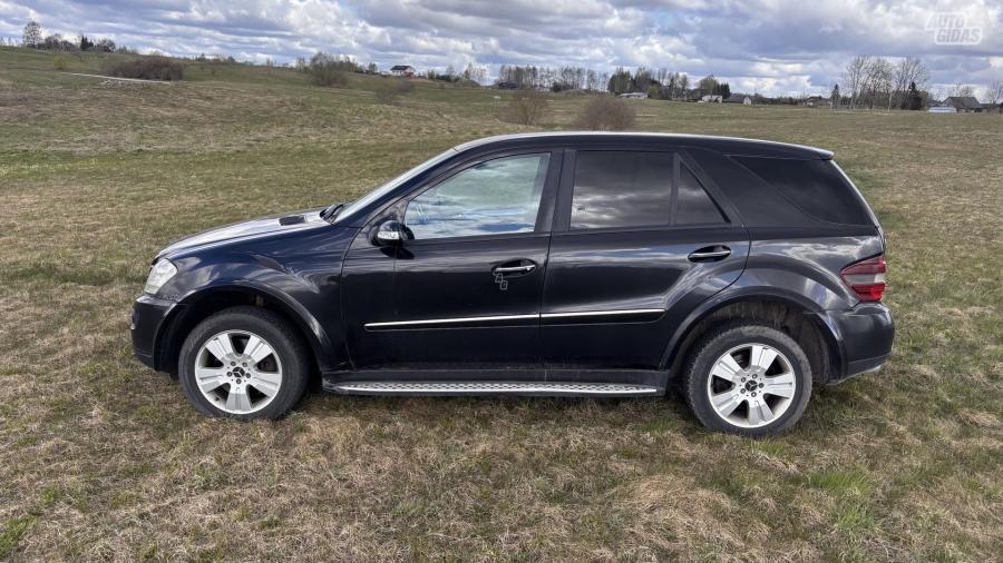 Mercedes-Benz ML 320 2006 in Moletai, with an engine capacity of 3.20 L and mileage of 485 thousand km for 3100 €, photo 6 on AUTOMOTO.COM.LV