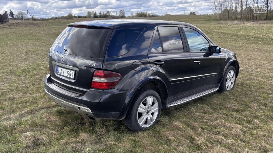 Mercedes-Benz ML 320 2006 in Moletai, with an engine capacity of 3.20 L and mileage of 485 thousand km for 3100 €, photo 7 on AUTOMOTO.COM.LV