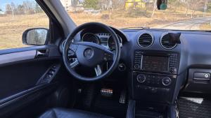 Mercedes-Benz ML 320 2006 in Moletai, with an engine capacity of 3.20 L and mileage of 485 thousand km for 3100 €, photo 11 on AUTOMOTO.COM.LV