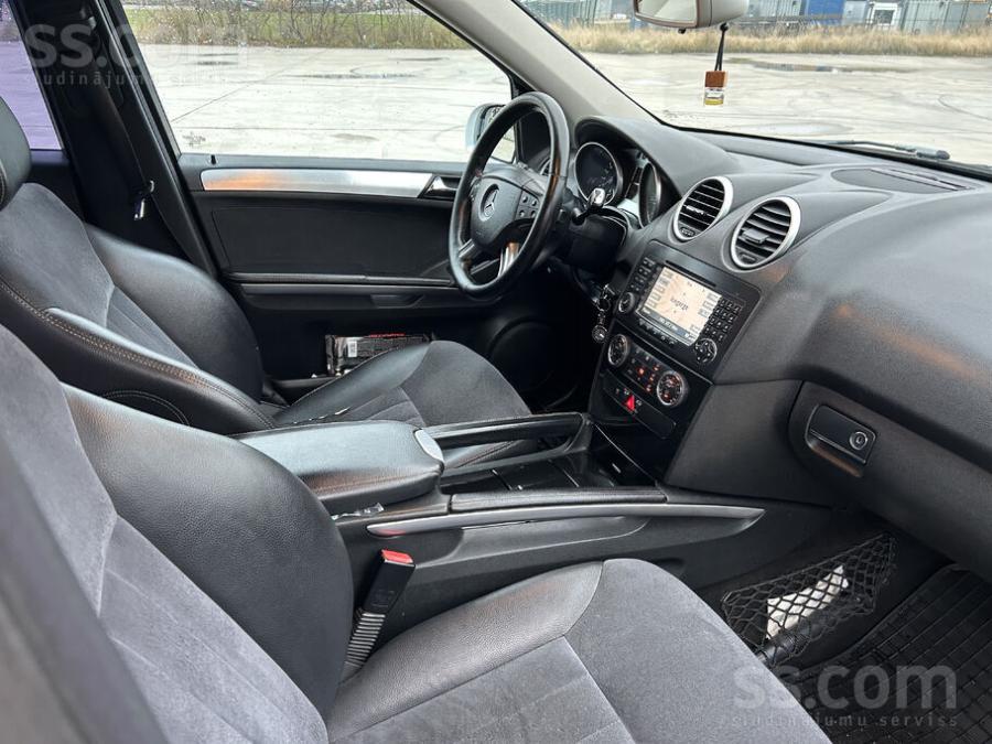 Mercedes-Benz ML 320 2006 Liepāja, ar dzinēja tilpumu 3.00 L un nobraukumu 272 tūkst. km par 5300 €, foto 3 vietnē AUTOMOTO.COM.LV
