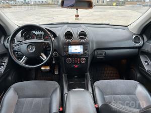 Mercedes-Benz ML 320 2006 Liepāja, ar dzinēja tilpumu 3.00 L un nobraukumu 272 tūkst. km par 5300 €, foto 4 vietnē AUTOMOTO.COM.LV