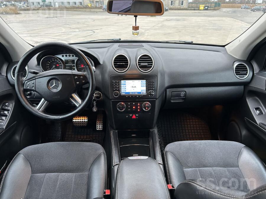 Mercedes-Benz ML 320 2006 Liepāja, ar dzinēja tilpumu 3.00 L un nobraukumu 272 tūkst. km par 5300 €, foto 4 vietnē AUTOMOTO.COM.LV