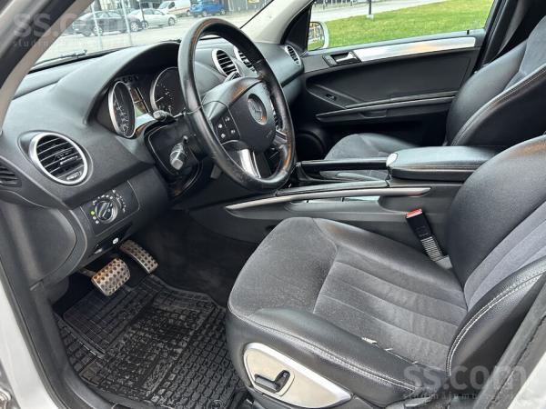 Mercedes-Benz ML 320 2006 in Liepaja, with an engine capacity of 3.00 L and mileage of 272 thousand km for 5300 €, photo 6 on AUTOMOTO.COM.LV