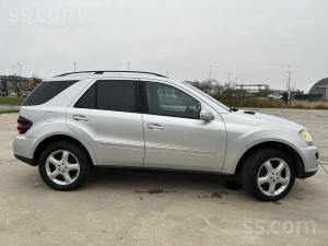 Mercedes-Benz ML 320 2006 Liepāja, ar dzinēja tilpumu 3.00 L un nobraukumu 272 tūkst. km par 5300 €, foto 15 vietnē AUTOMOTO.COM.LV
