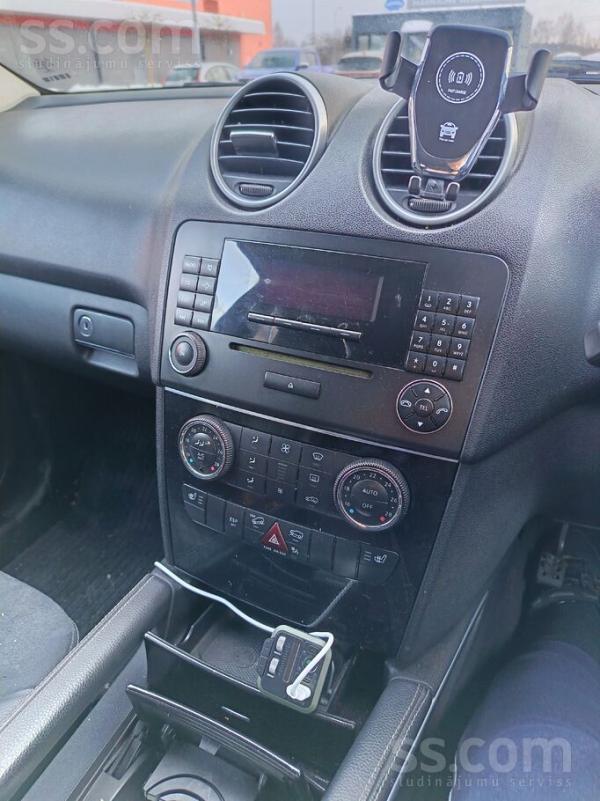 Mercedes-Benz ML 320 2006 in Ogre, with an engine capacity of 3.00 L and mileage of 154 thousand km for 3500 €, photo 3 on AUTOMOTO.COM.LV