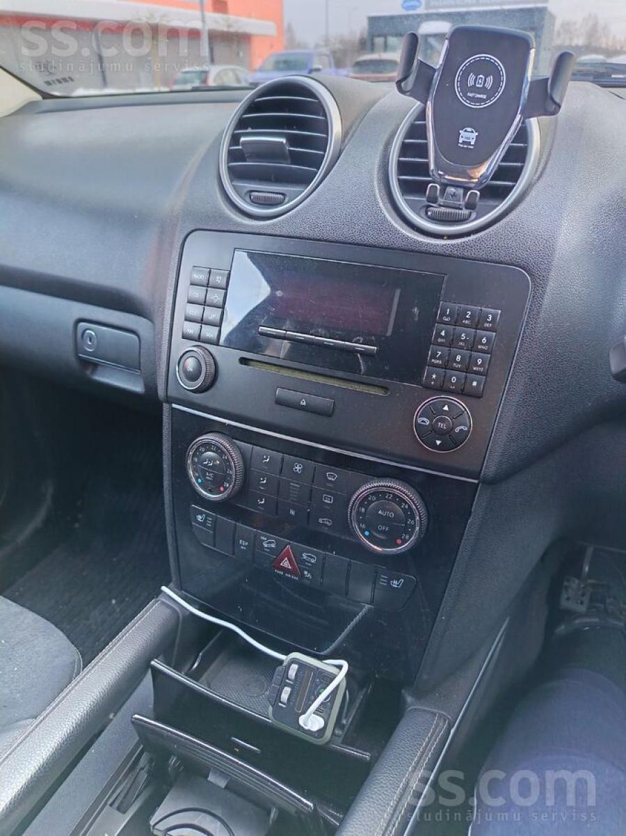 Mercedes-Benz ML 320 2006 in Ogre, with an engine capacity of 3.00 L and mileage of 154 thousand km for 3500 €, photo 4 on AUTOMOTO.COM.LV