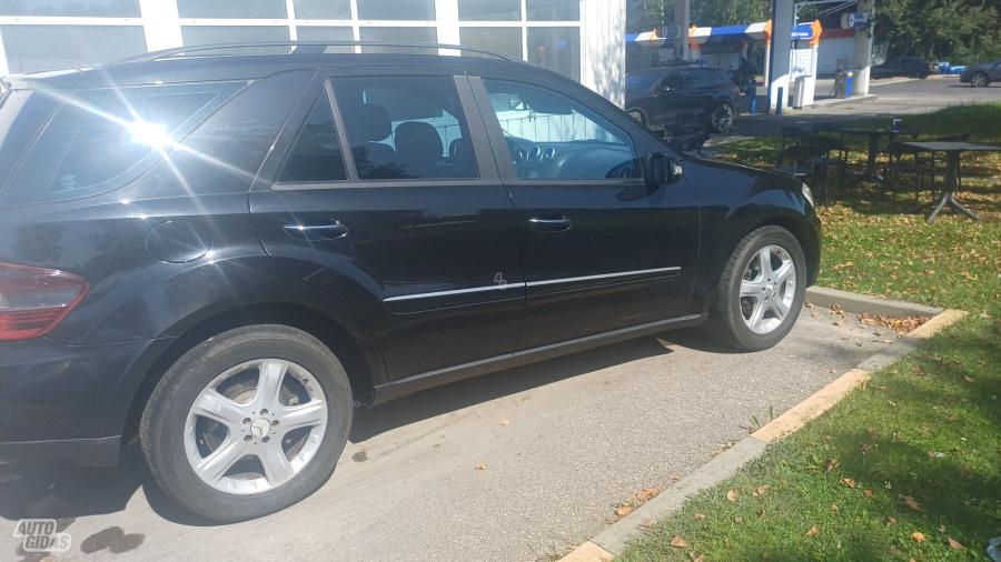 Mercedes-Benz ML 320 2006 in Trakai, with an engine capacity of 3.00 L and mileage of 427 thousand km for 5000 €, photo 5 on AUTOMOTO.COM.LV