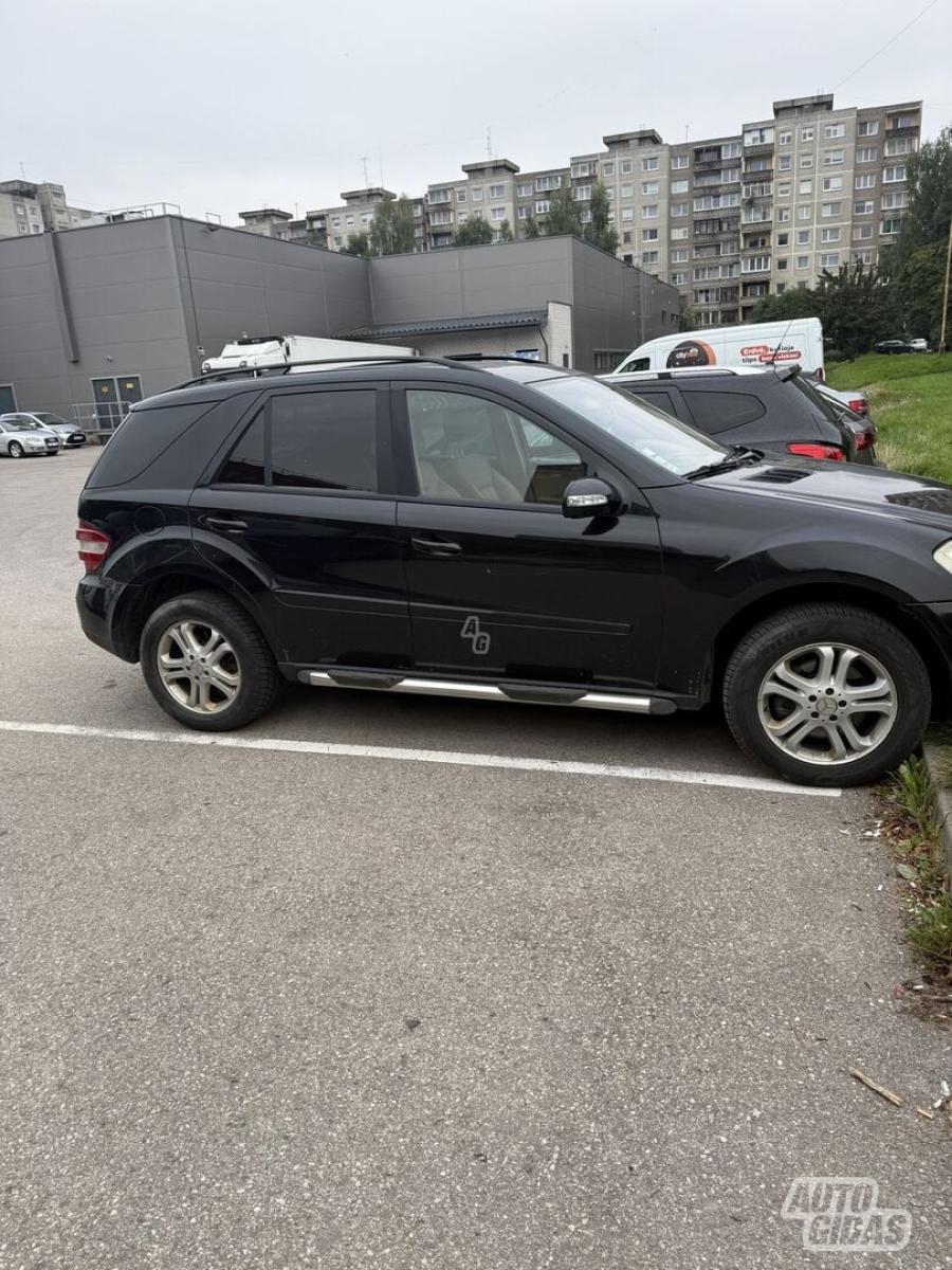 Mercedes-Benz ML 320 2006 Kauņa, ar dzinēja tilpumu 3.20 L un nobraukumu 320 tūkst. km par 3400 €, foto 7 vietnē AUTOMOTO.COM.LV