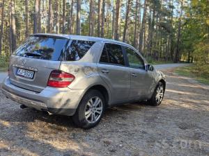 Mercedes-Benz ML 320 2006 Rīga, ar dzinēja tilpumu 3.00 L un nobraukumu 412 tūkst. km par 2750 €, foto 5 vietnē AUTOMOTO.COM.LV