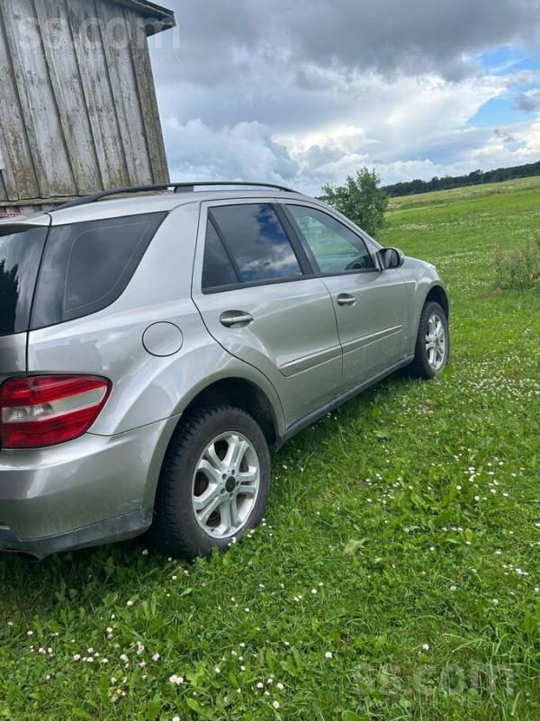 Mercedes-Benz ML 320 2006 in Riga, with an engine capacity of 3.00 L and mileage of 297 thousand km for 4000 €, photo 6 on AUTOMOTO.COM.LV