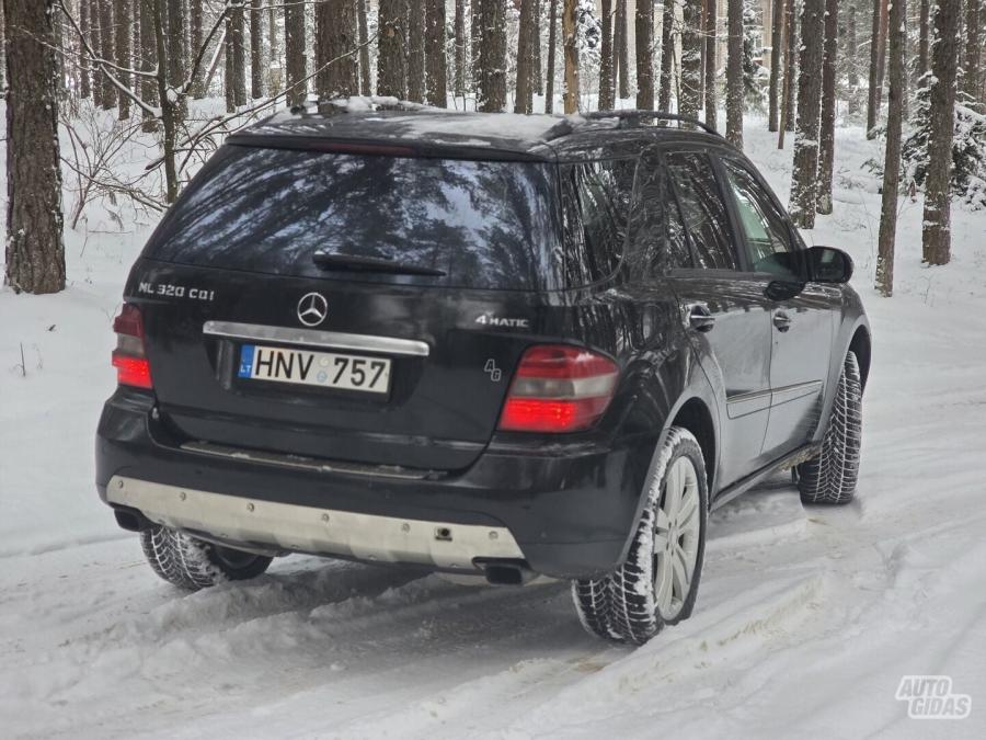Mercedes-Benz ML 320 2007 Viļņa, ar dzinēja tilpumu 3.00 L un nobraukumu 418 tūkst. km par 4500 €, foto 12 vietnē AUTOMOTO.COM.LV