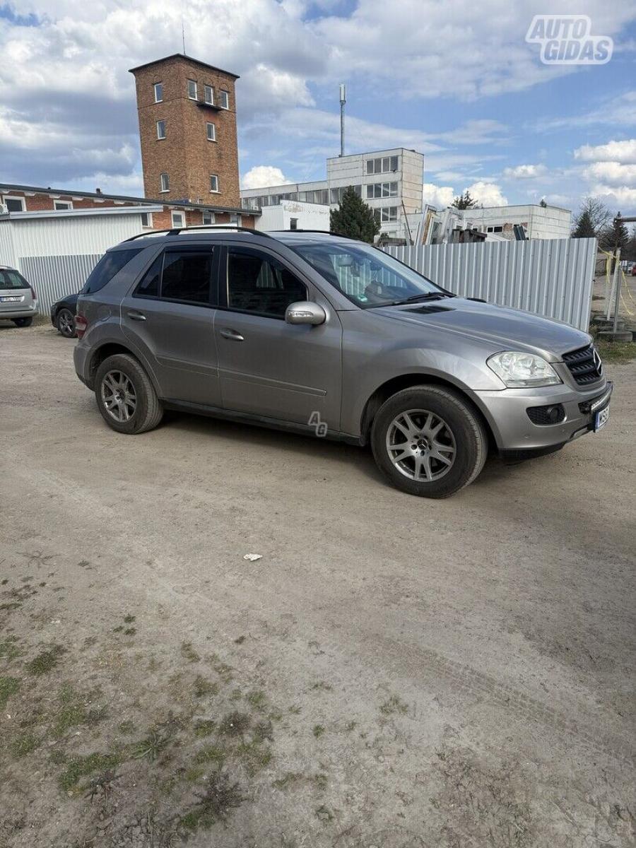 Mercedes-Benz ML 320 2007 Panevēža, ar dzinēja tilpumu 3.00 L un nobraukumu 335 tūkst. km par 7200 €, foto 4 vietnē AUTOMOTO.COM.LV