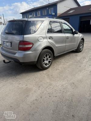 Mercedes-Benz ML 320 2007 Panevēža, ar dzinēja tilpumu 3.00 L un nobraukumu 335 tūkst. km par 7200 €, foto 5 vietnē AUTOMOTO.COM.LV
