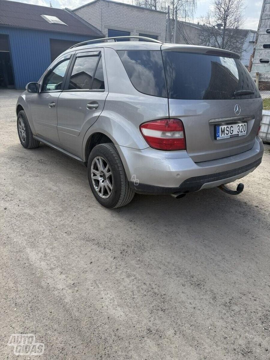 Mercedes-Benz ML 320 2007 Panevēža, ar dzinēja tilpumu 3.00 L un nobraukumu 335 tūkst. km par 7200 €, foto 6 vietnē AUTOMOTO.COM.LV