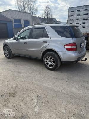 Mercedes-Benz ML 320 2007 Panevēža, ar dzinēja tilpumu 3.00 L un nobraukumu 335 tūkst. km par 7200 €, foto 7 vietnē AUTOMOTO.COM.LV