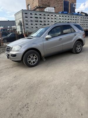 Mercedes-Benz ML 320 2007 Panevēža, ar dzinēja tilpumu 3.00 L un nobraukumu 335 tūkst. km par 7200 €, foto 9 vietnē AUTOMOTO.COM.LV