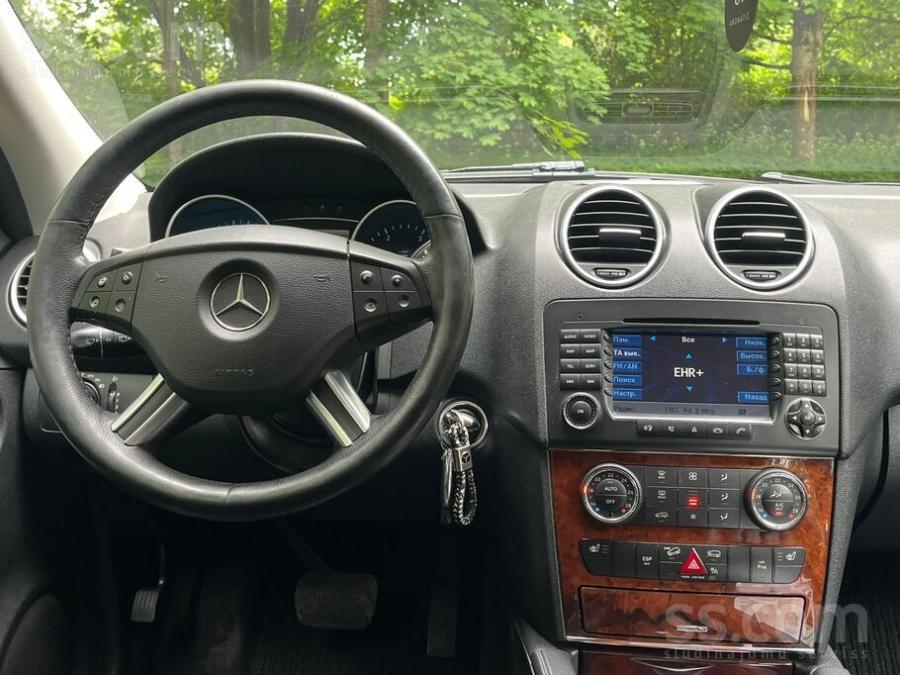 Mercedes-Benz ML 320 2007 in Riga, with an engine capacity of 3.00 L and mileage of 0 thousand km for 4599 €, photo 13 on AUTOMOTO.COM.LV