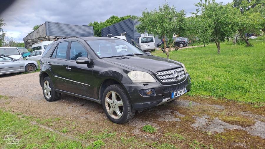 Mercedes-Benz ML 320 2007 in Vilnius, with an engine capacity of 3.00 L and mileage of 304 thousand km for 4250 €, photo 3 on AUTOMOTO.COM.LV