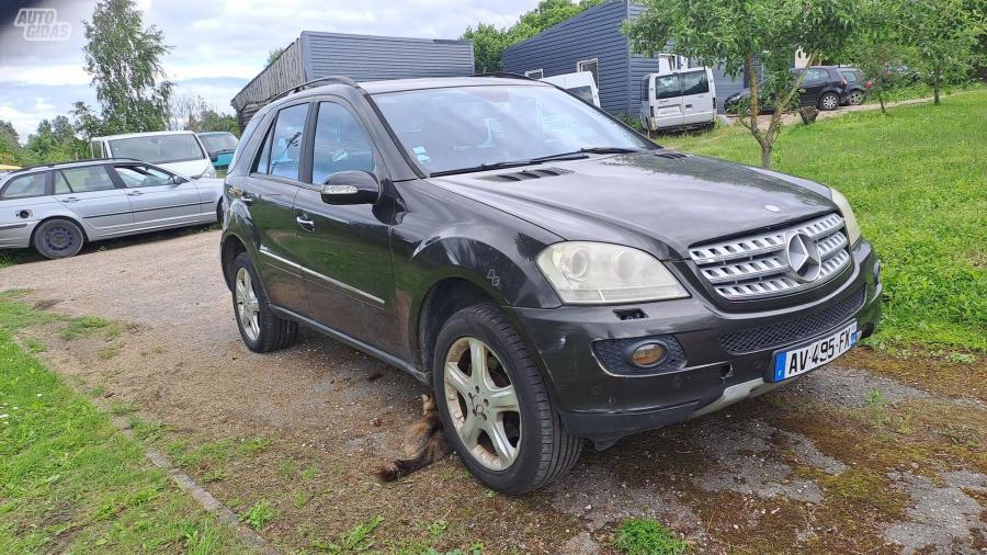 Mercedes-Benz ML 320 2007 in Vilnius, with an engine capacity of 3.00 L and mileage of 304 thousand km for 4250 €, photo 4 on AUTOMOTO.COM.LV