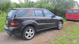Mercedes-Benz ML 320 2007 in Vilnius, with an engine capacity of 3.00 L and mileage of 304 thousand km for 4250 €, photo 6 on AUTOMOTO.COM.LV