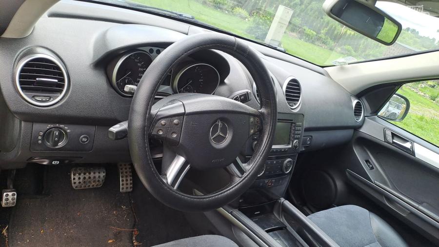 Mercedes-Benz ML 320 2007 in Vilnius, with an engine capacity of 3.00 L and mileage of 304 thousand km for 4250 €, photo 12 on AUTOMOTO.COM.LV