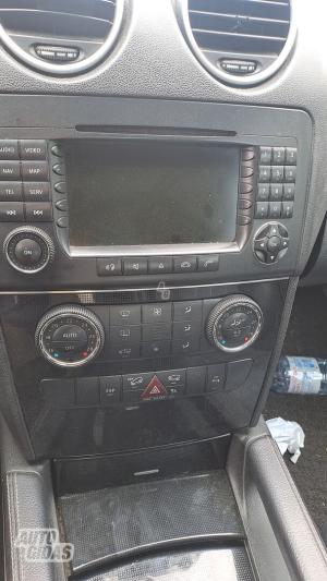 Mercedes-Benz ML 320 2007 in Vilnius, with an engine capacity of 3.00 L and mileage of 304 thousand km for 4250 €, photo 16 on AUTOMOTO.COM.LV