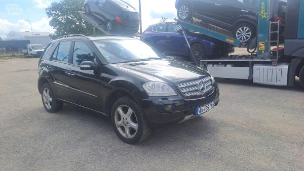 Mercedes-Benz ML 320 2007 in Vilnius, with an engine capacity of 3.20 L and mileage of 305 thousand km for 6050 €, photo 3 on AUTOMOTO.COM.LV