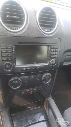 Mercedes-Benz ML 320 2007 in Vilnius, with an engine capacity of 3.20 L and mileage of 305 thousand km for 6050 €, photo 9 on AUTOMOTO.COM.LV