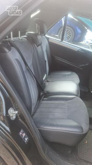 Mercedes-Benz ML 320 2007 in Vilnius, with an engine capacity of 3.20 L and mileage of 305 thousand km for 6050 €, photo 14 on AUTOMOTO.COM.LV